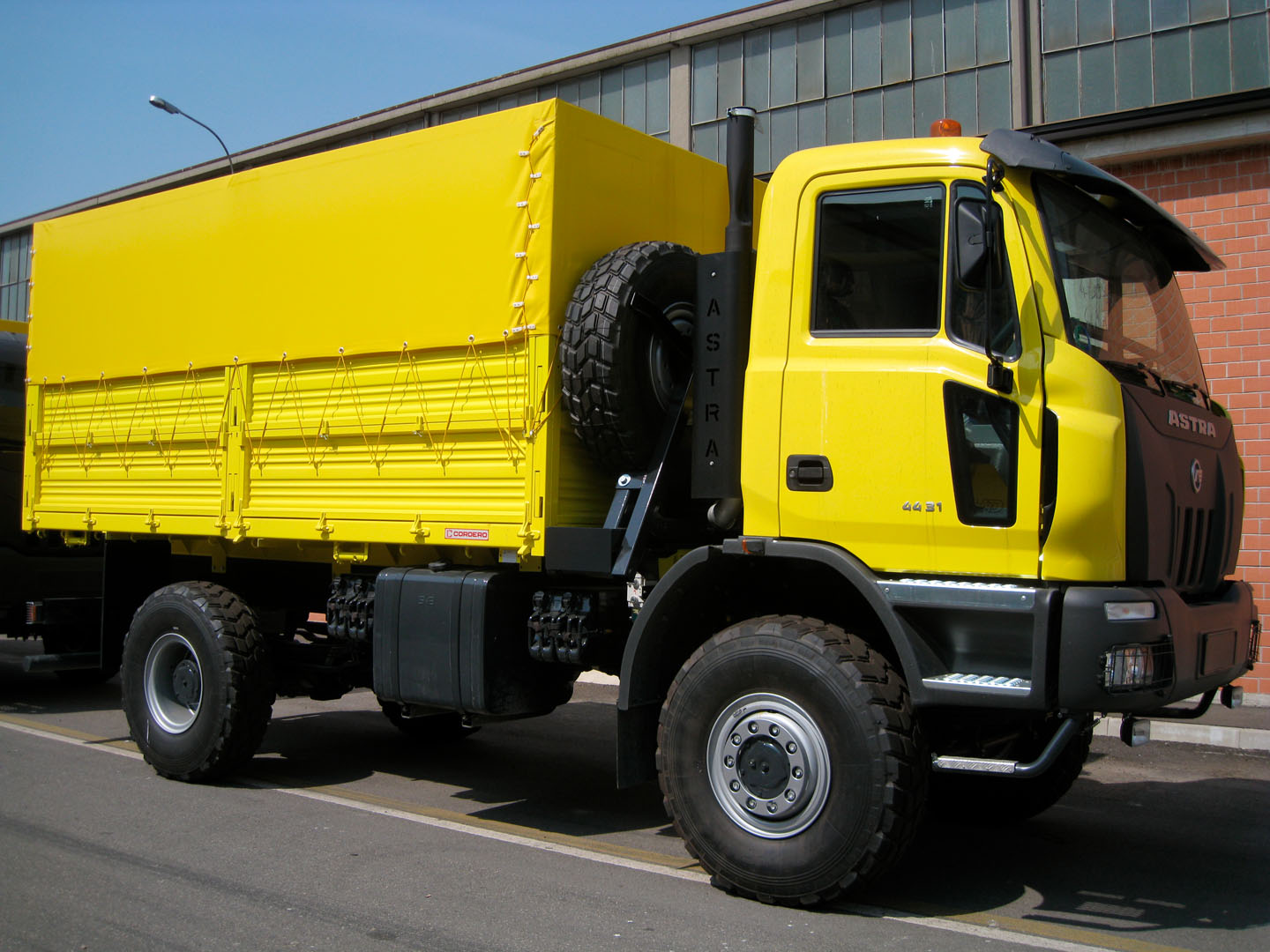Galerie d'images - Astra Veicoli Industriali S.p.A. - www.astra-trucks.com